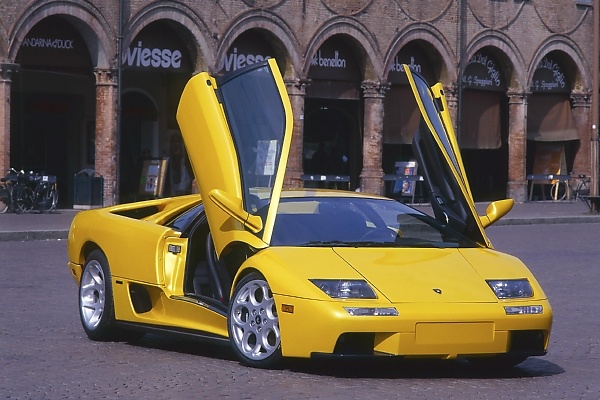 Lamborghini Diablo Turns 35 : Photos Of Iconic Supercar That Ruled The ...