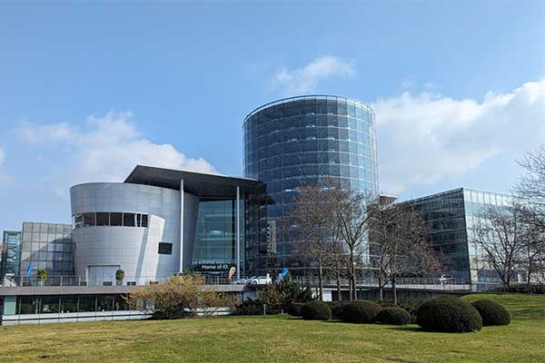 For The First Time In 88 Years, Volkswagen Is Closing Its Dresden ...