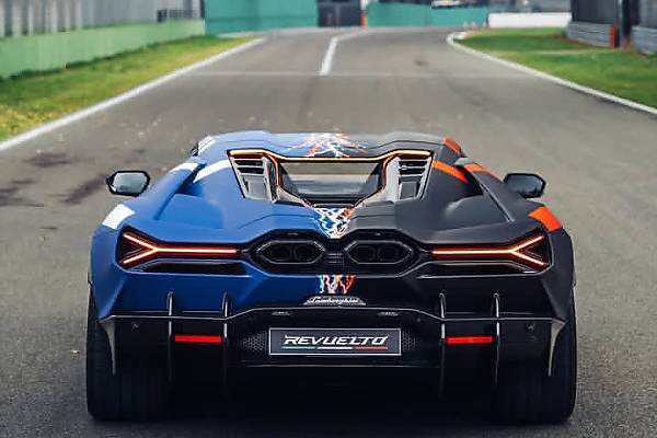 Sonic And Shadow The Hedgehog-themed Lamborghini Revuelto Turns Head At ...