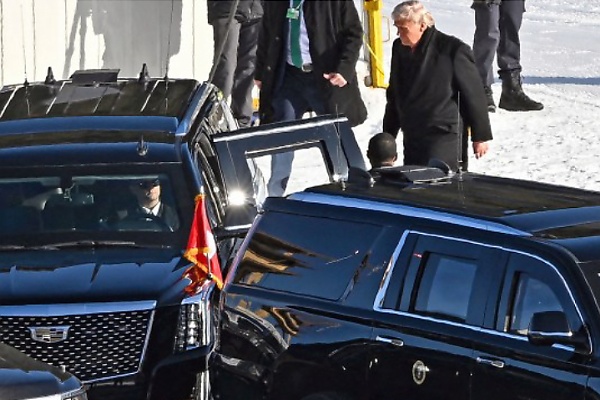 U.S. Secret Service Introduces Trump’s New Armored Cadillac Escalade ...