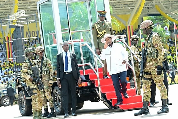 Popemobile-like : Uganda’s President Museveni Rode In Armored Toyota ...