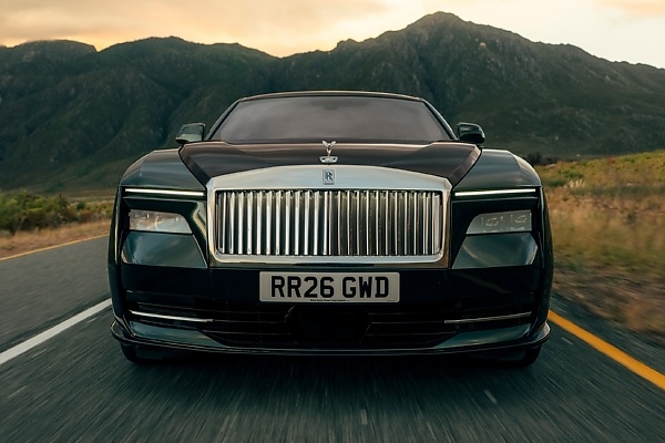 Photos : All-new 2027 Rolls-Royce Spectre Series II, Black Badge ...